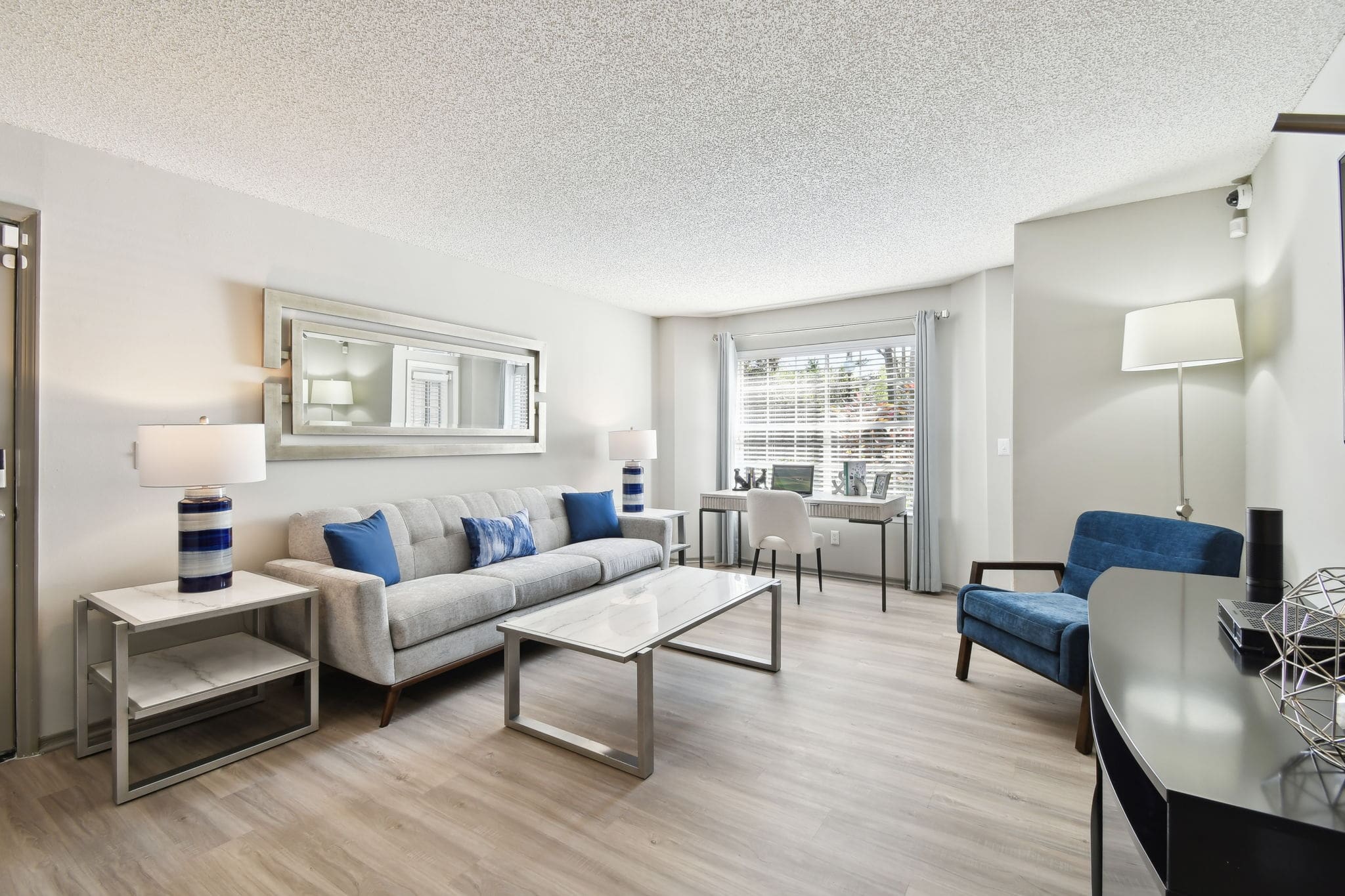 Dog-Friendly Luxury Apartments in Lake Underhill, FL
